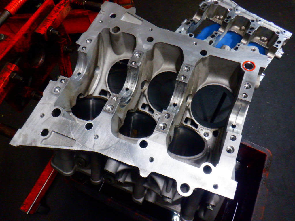 R35 VR38 98Φ ボアアップ 4L 組込 & RV37 トラスト スポーツキャタライザー 取付 | 有限会社エンドレス ENDLESS