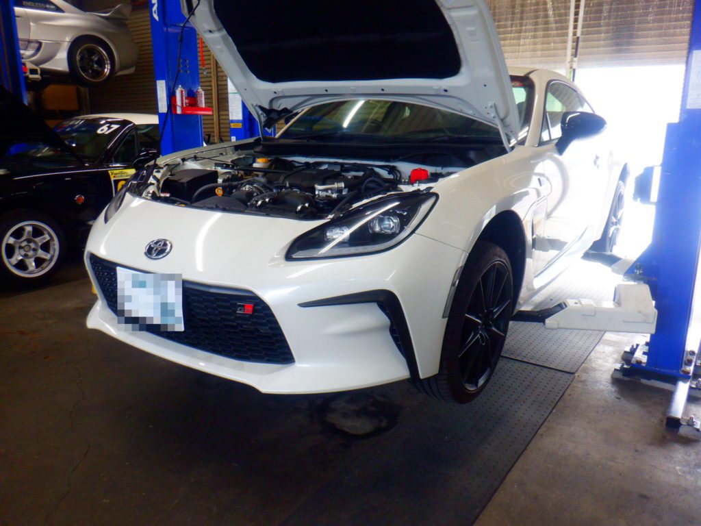 GR86 ZN8 RH9 チタンマフラー & オリジナル サーキットスペック車高調 & 調整式 リヤアッパーアーム & ADVAN RZⅡ 9.5J & RE-71RS 255/35R18 ...